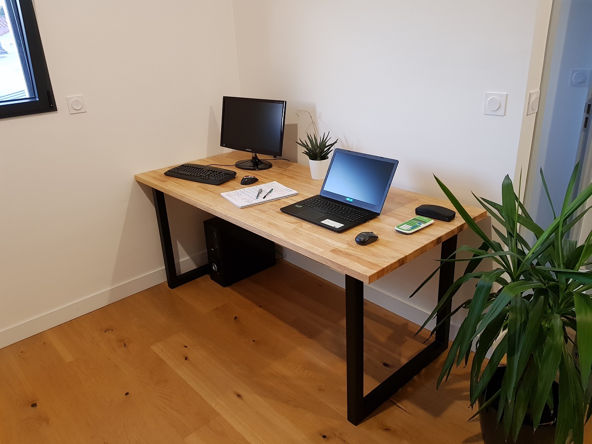 Réalisation d’un bureau moderne en bois massif – Astrowood